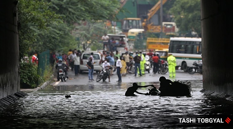 IMD Hyderabad issues red alert, warns of extremely heavy rain, gusty winds in these areas ...