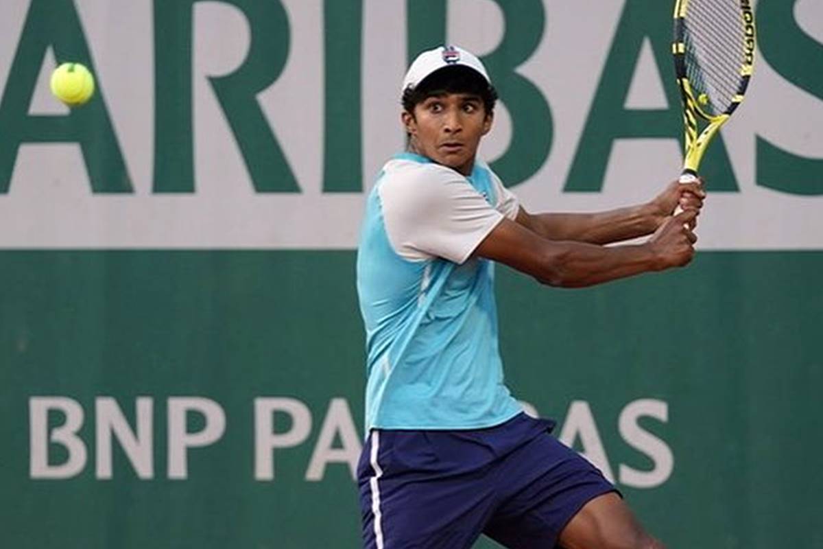 17-year-old Indian-origin player Samir Banerjee lifts Wimbledon boys ...