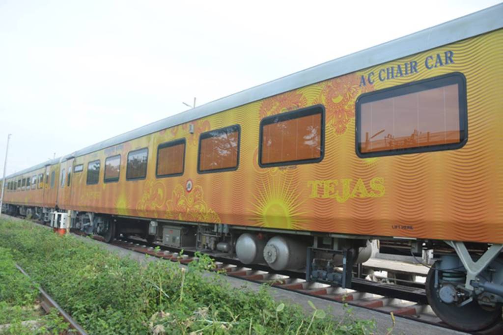 IRCTC Lucknow-Delhi Tejas Express is ready to chug again; See days ...