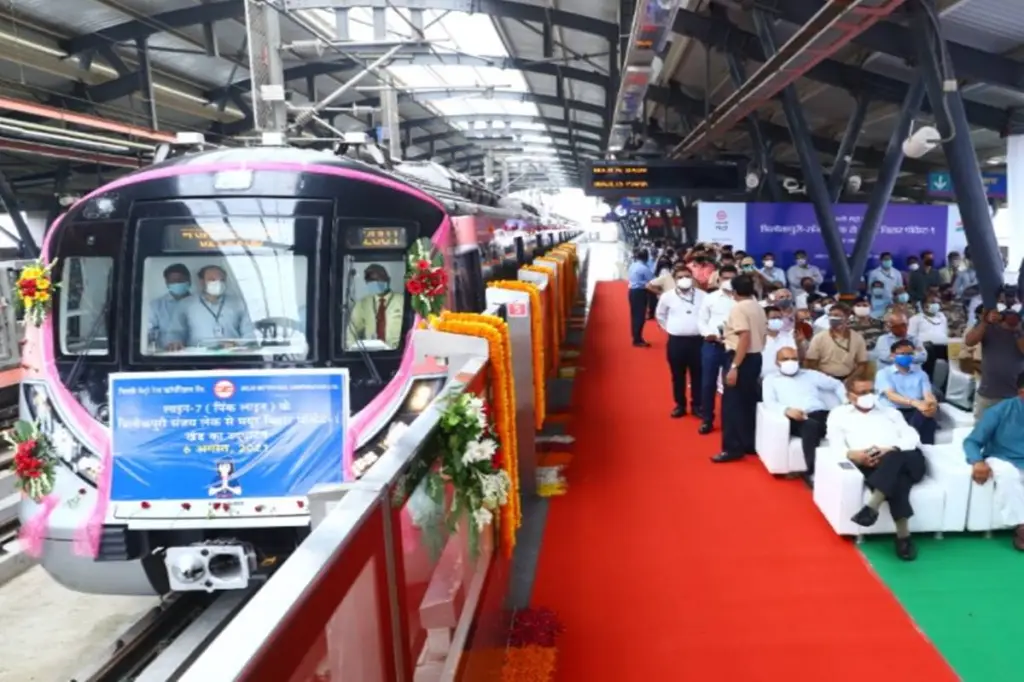 Delhi Metro Pink Line: Mayur Vihar Pocket 1-Trilokpuri section ...