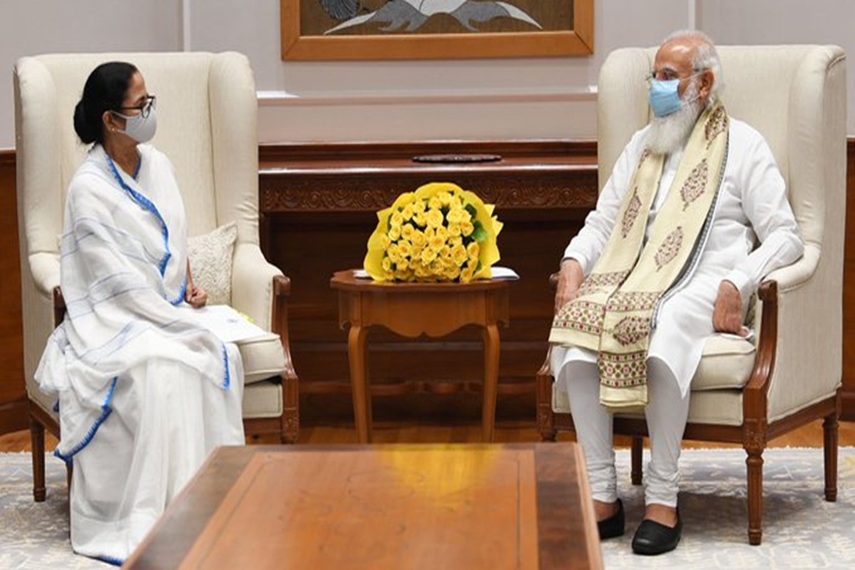 Bengal floods: PM Modi takes stock in call with Mamata, assures her of ...