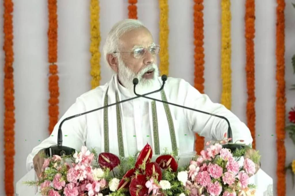 Narendra Modi in Aligarh Highlights: PM lays foundation for Raja ...