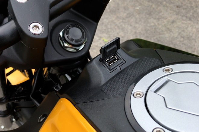 TVS Raider 125 First Ride Review: Can it ‘Shine’ with all that ‘Glamour ...