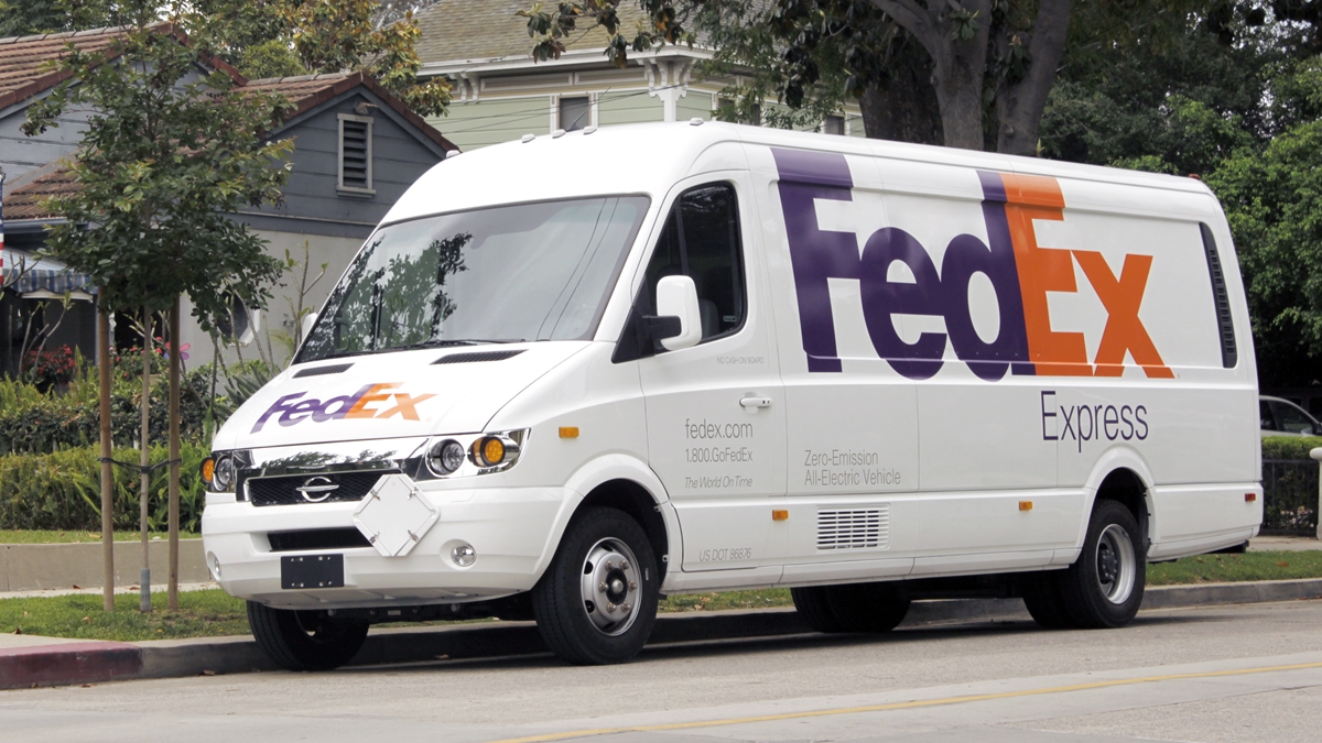 FedEx begins EV trials in India: Aims for 100% EV delivery fleet ...