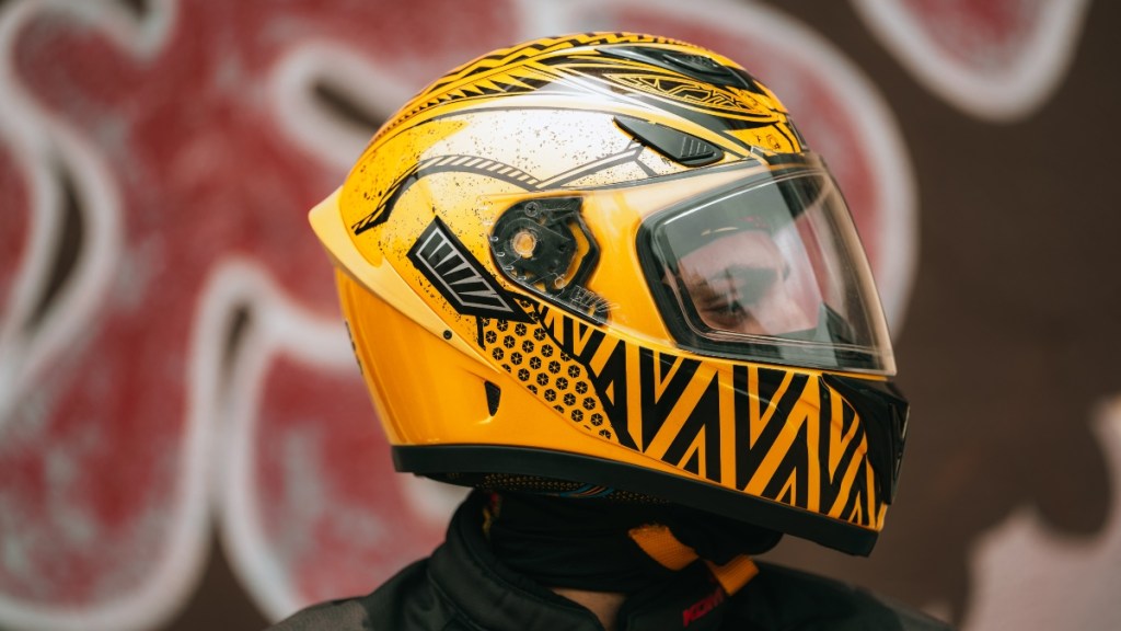 Tiivra to launch eight composite fiber helmets in India in May 2022 ...