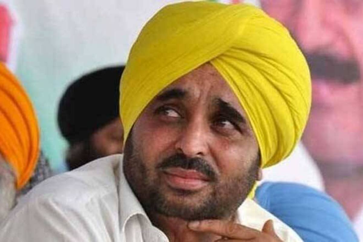 Bhagwant Mann Swearing-in Highlights: Mann takes oath as new Punjab CM, invokes Bhagat Singh and ...