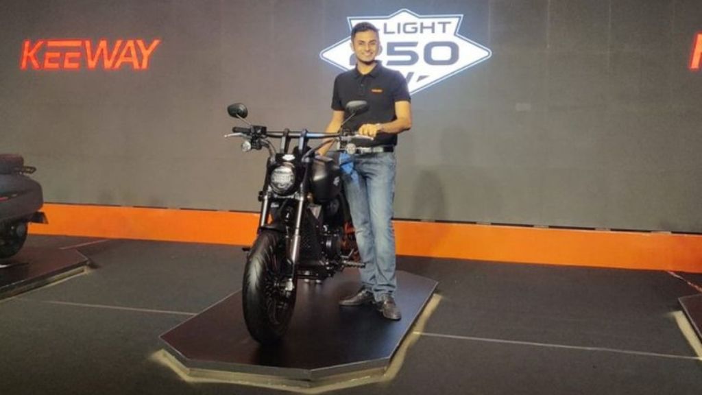 Keeway K-Light 250V cruiser, Vieste 300 and Sixties 300i retro classic ...