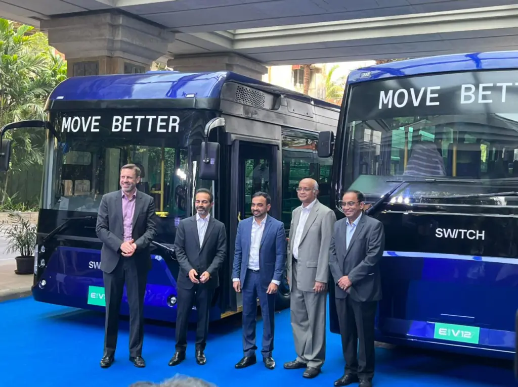 Switch Mobility unveils low floor and standard buses based on EiV 12 platform - Express Mobility ...
