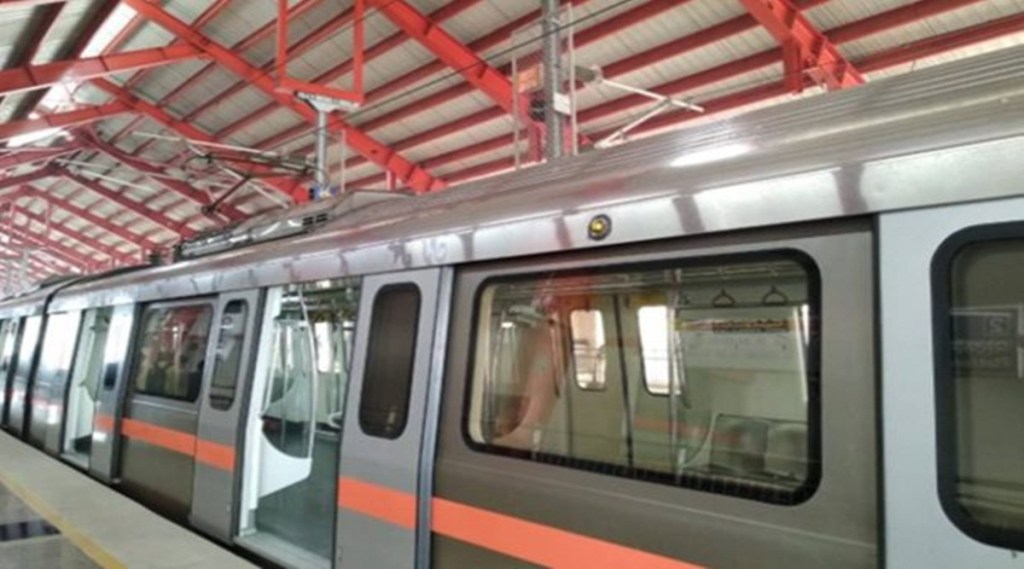 Technical snag causes delay in section of Red Line of Delhi Metro ...