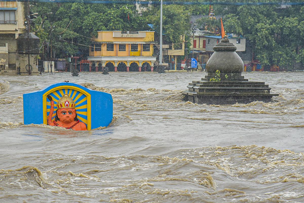 In Pictures | Temples submerge in Maharashtra’s Nashik as Godavari ...