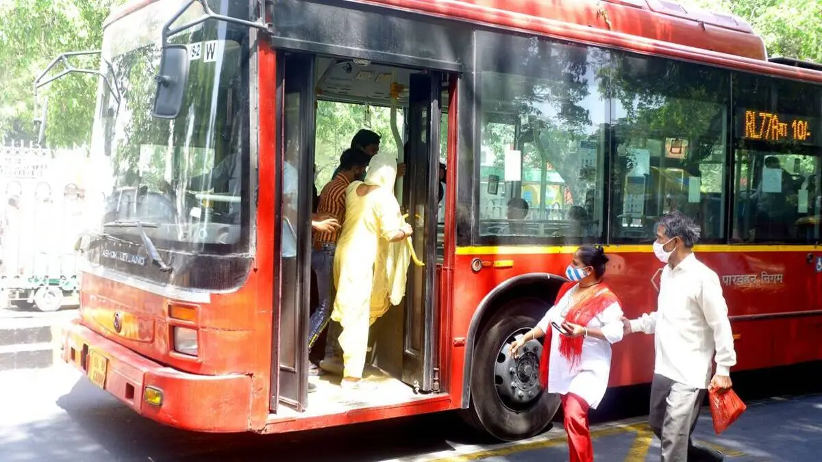 HC directs Delhi govt to ensure installation of panic buttons, tracking ...