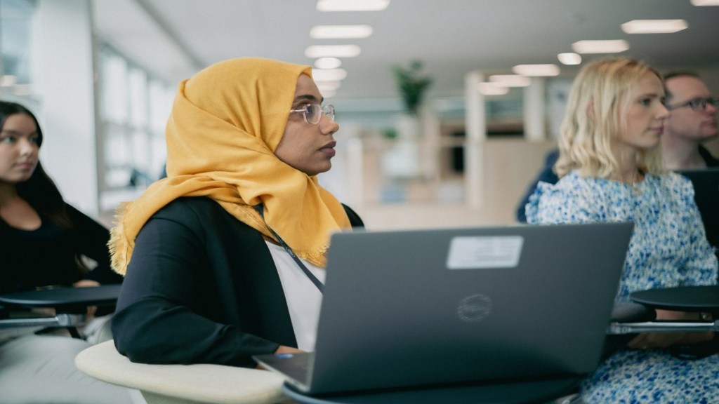 Jaguar Land Rover collaborates with Multiverse for employee data skills ...