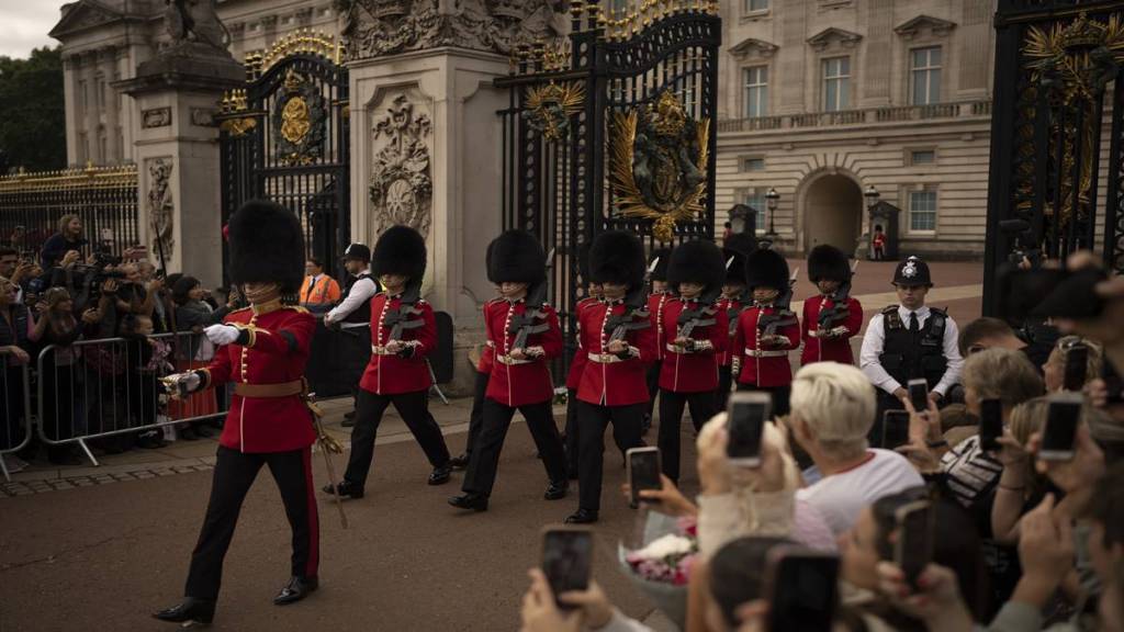 PM Liz Truss takes oath of loyalty to King Charles III - World News ...