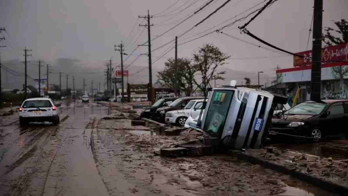 Powerful typhoon pounds southern Japan; thousands evacuated - Science ...