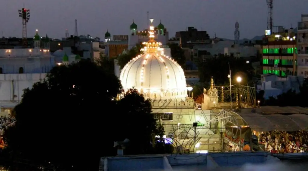 Meeting of the sovereign hearts at Ajmer Sharif - Travel & Tourism News ...