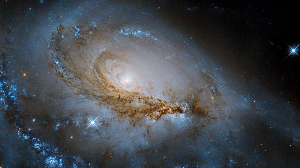 NASA’s Hubble Telescope captures amazing image of spiral galaxy ‘NGC ...