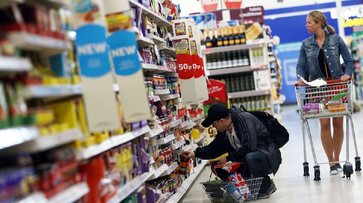 Offline against online: 78% consumers to shop from retail stores, 14% ...