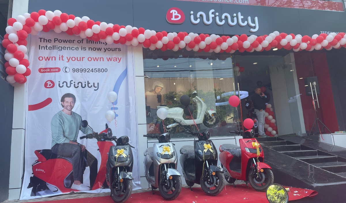 Bounce Infinity launches its first offline experience store in Delhi ...