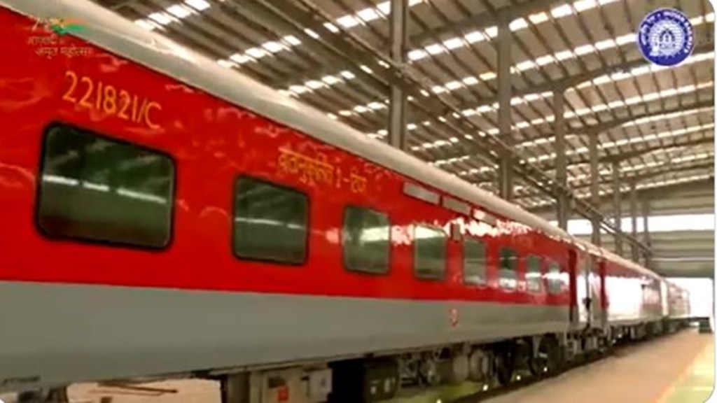 WATCH | LHB coaches are being installed in trains by Indian Railways ...