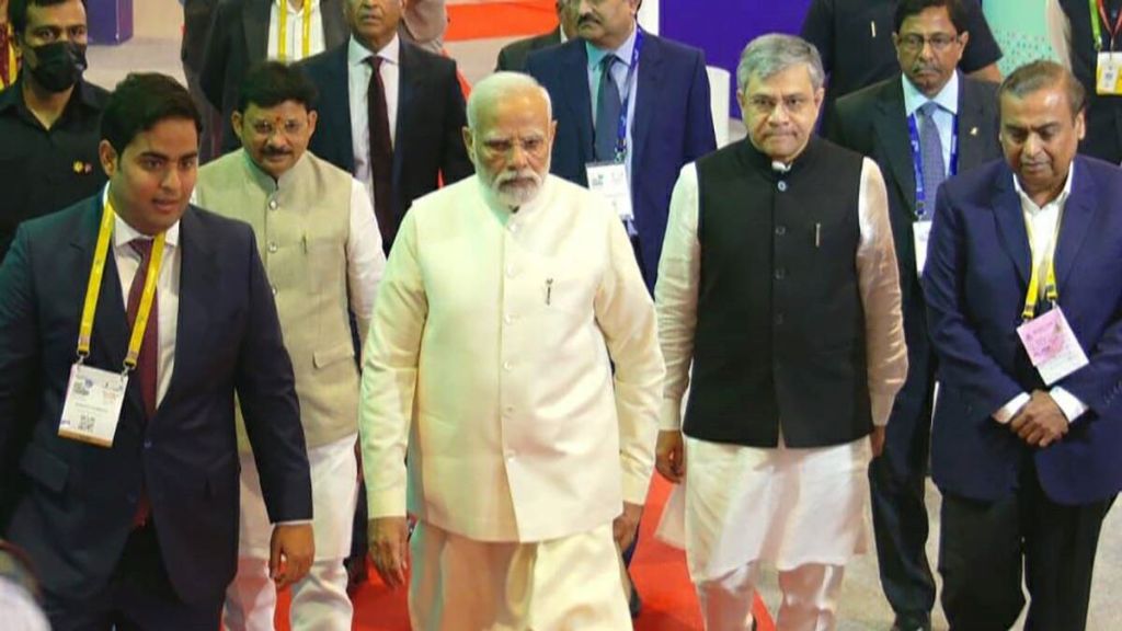 PM Modi urges IAS officers to follow holistic approach to work, says ...