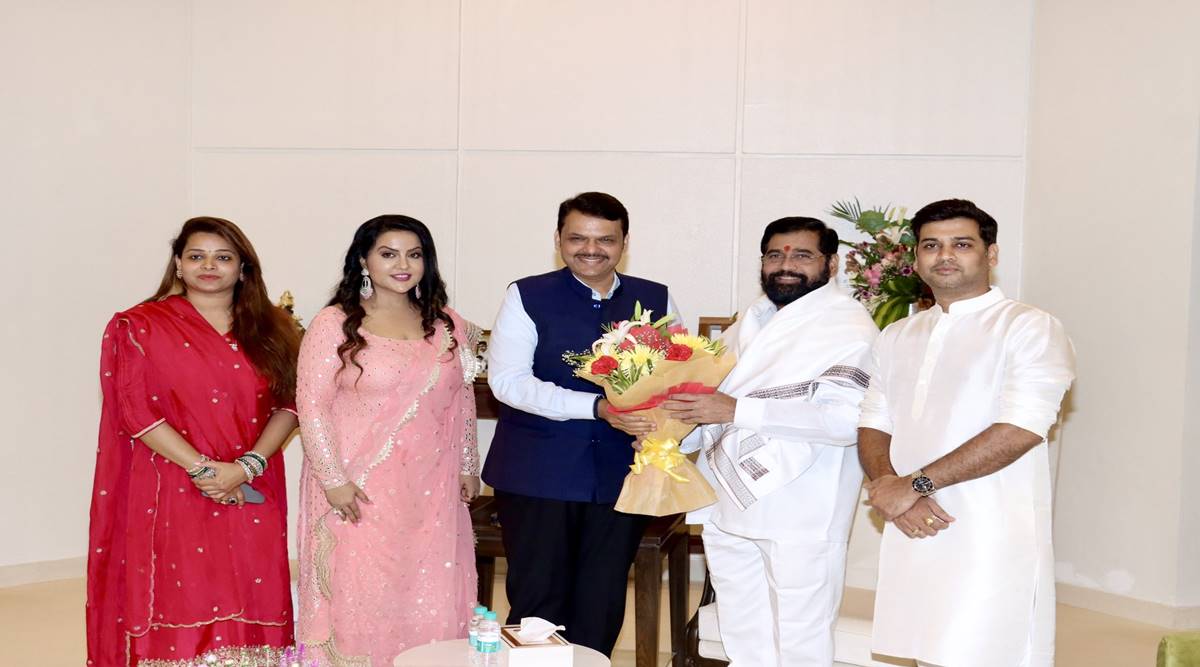 Fadnavis meets CM Shinde to extend Diwali greetings amid buzz over Maharashtra cabinet expansion ...