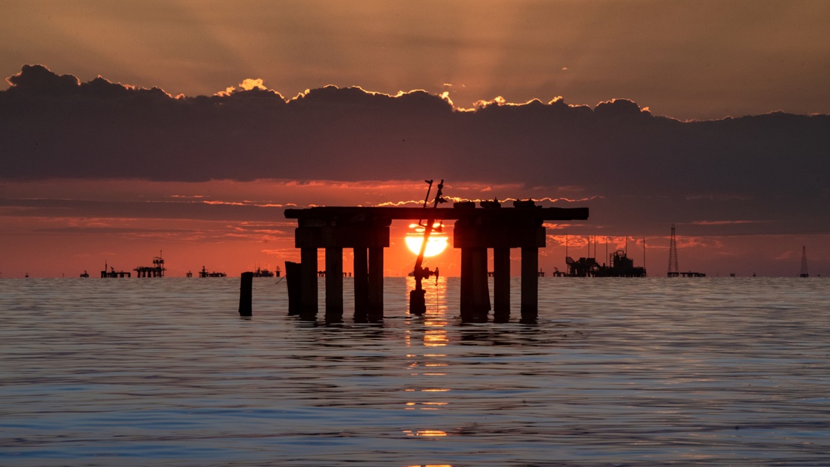 MCX Crude oil November futures may trade in Rs 6750-7600/bbl range this ...