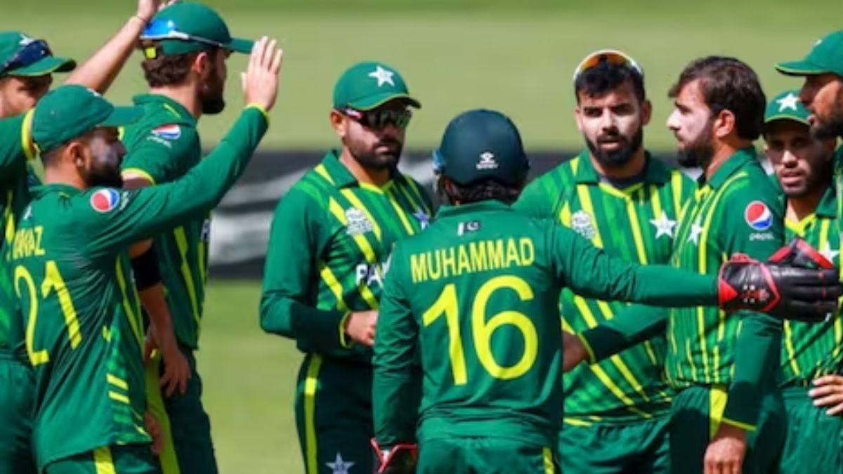 Pakistan make it to T20 World Cup semifinals with five-wicket win over ...