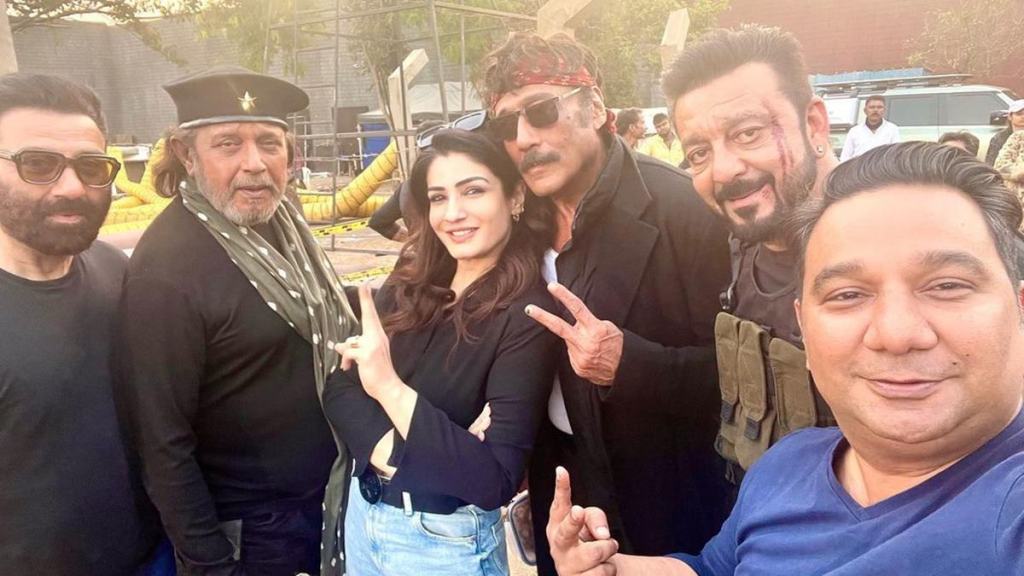 Raveena Tandon shares photo with Mithun Chakraborty, Jackie Shroff, Sunny Deol, Sanjay Dutt from ...