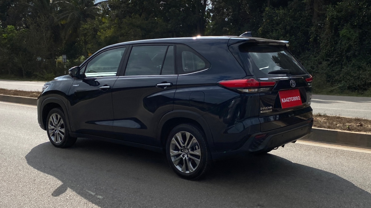 2023 Toyota Innova HyCross vs rivals: Price comparison - Car News | The ...