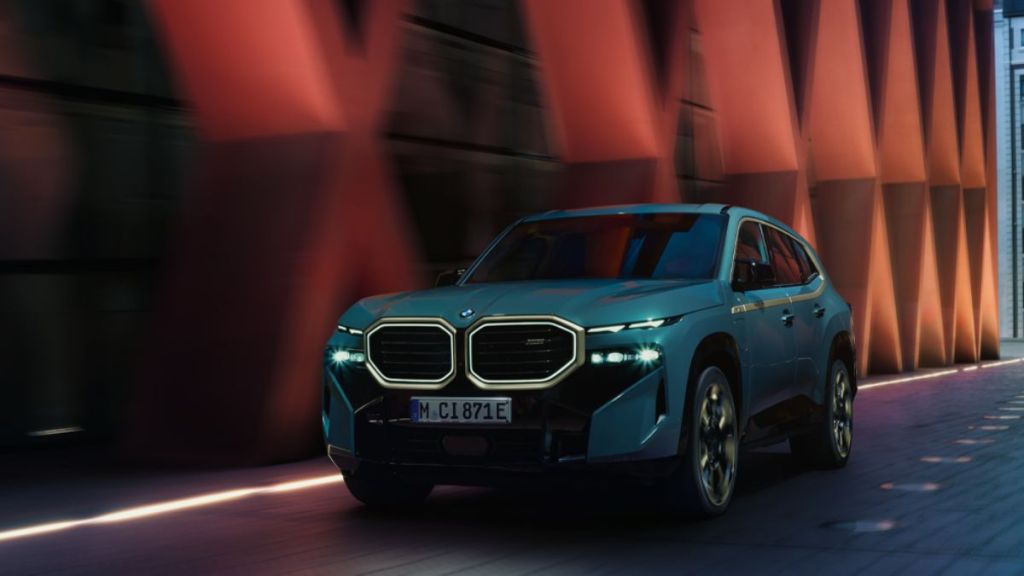BMW XM hybrid launched in India at Rs 2.60 crore - Car News | The ...