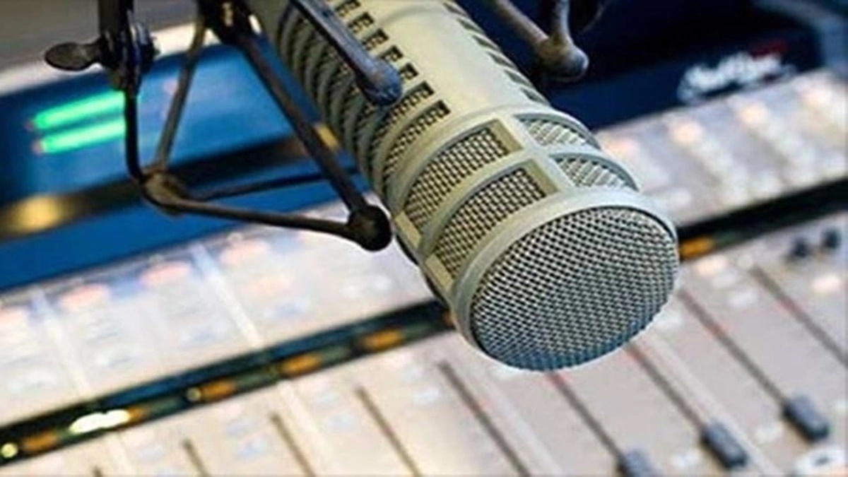 Centre asks FM radio channels not to play songs glorifying drugs ...