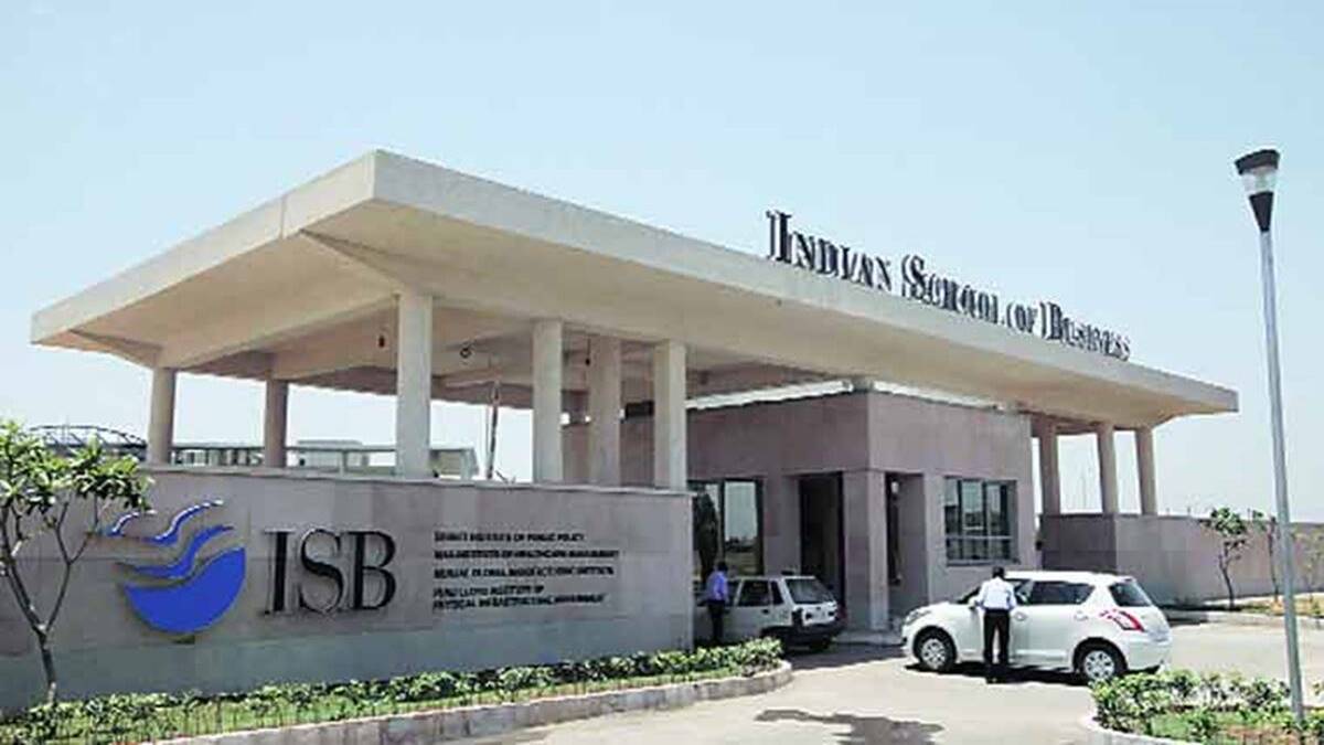 ISB witnesses steep rise in annual packages; 40% of job offers bagged ...