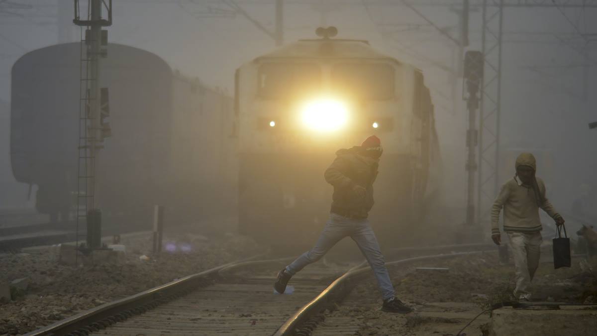 Cold wave and dense fog grips North India, disrupt railways movement – Check full list of trains ...