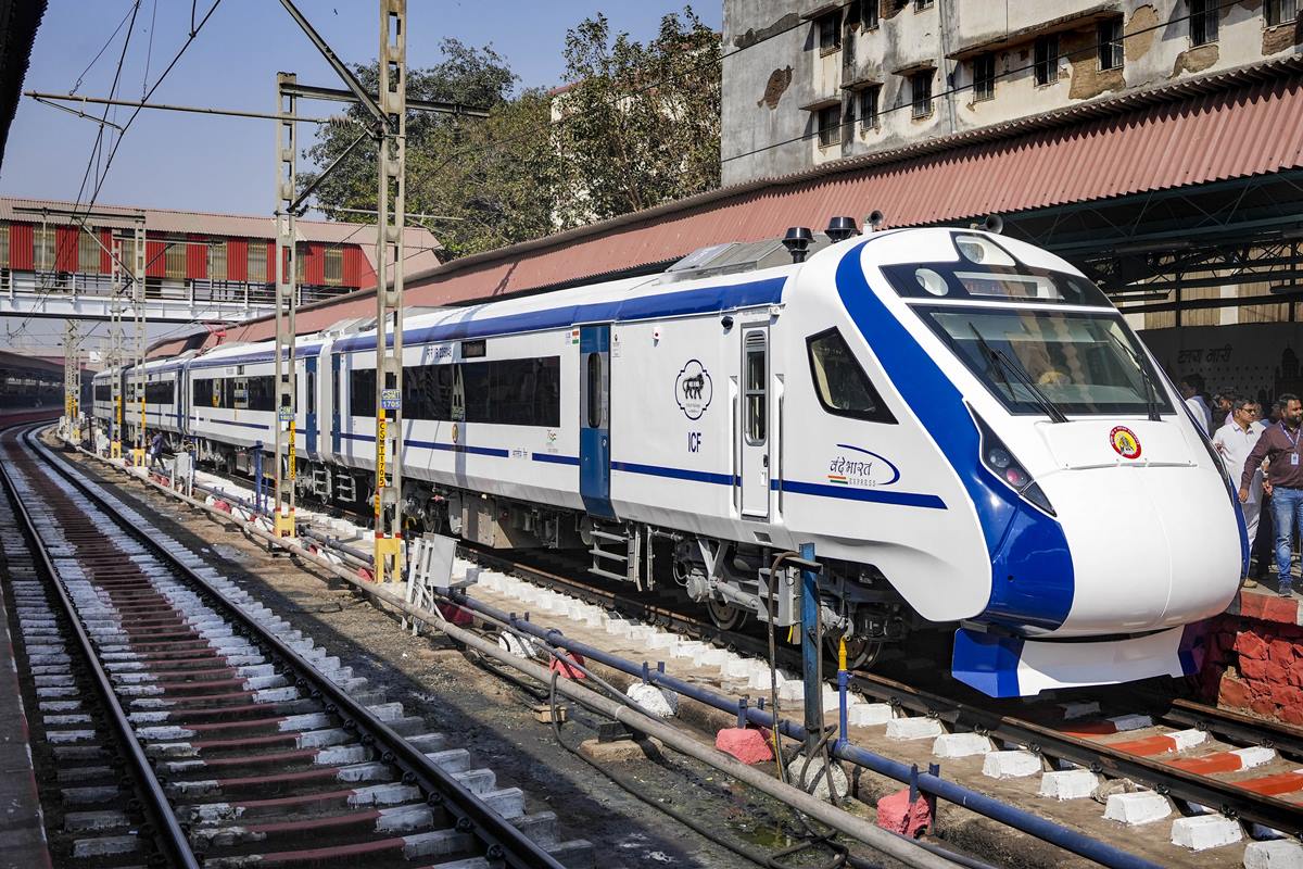 4 years of Vande Bharat: Story of India’s first semi high- speed train in Pics - business ...