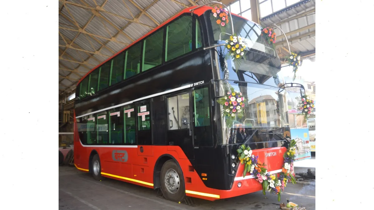 Switch Mobility delivers India’s first electric double-decker buses to ...