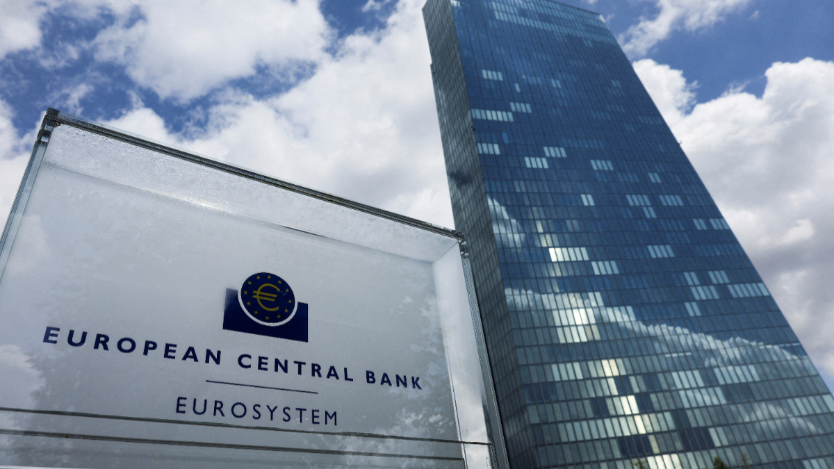 Europe’s central bank backs big rate hike despite bank chaos - Economy ...