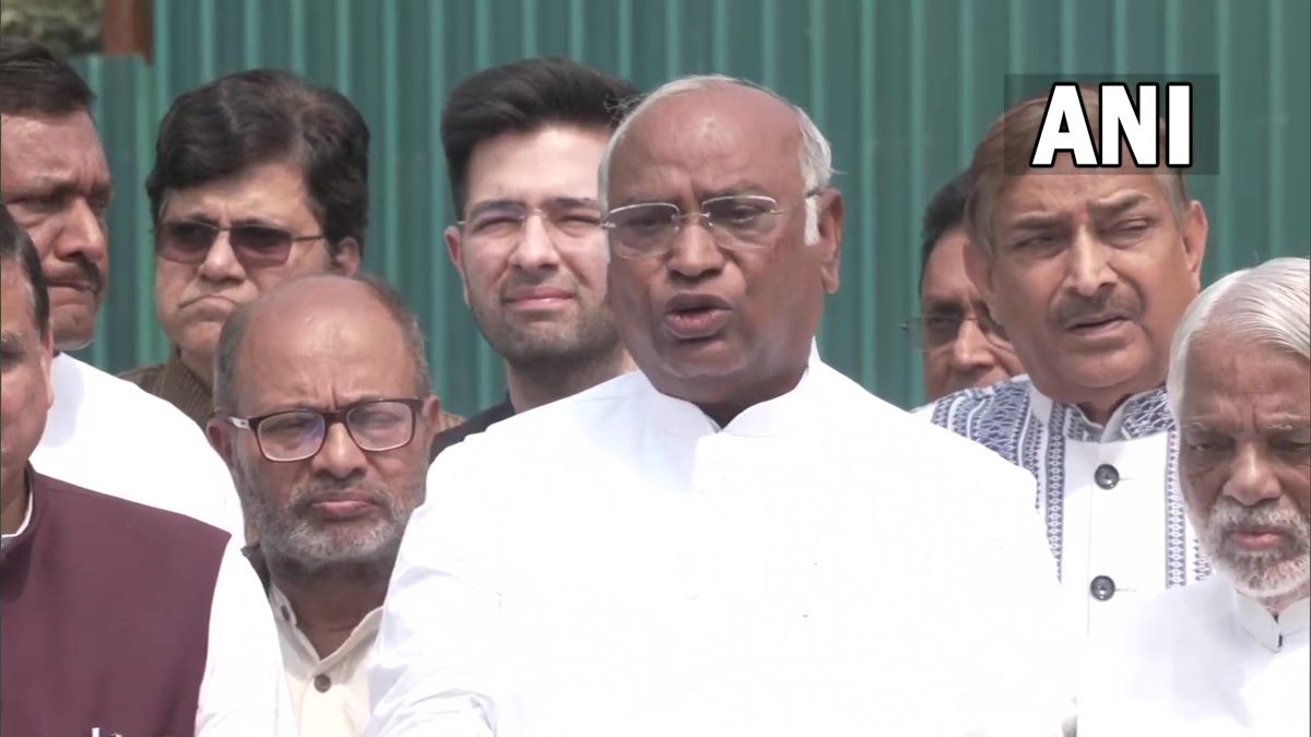 No rule of law and democracy under PM Modi, alleges Mallikarjun Kharge - India News | The ...