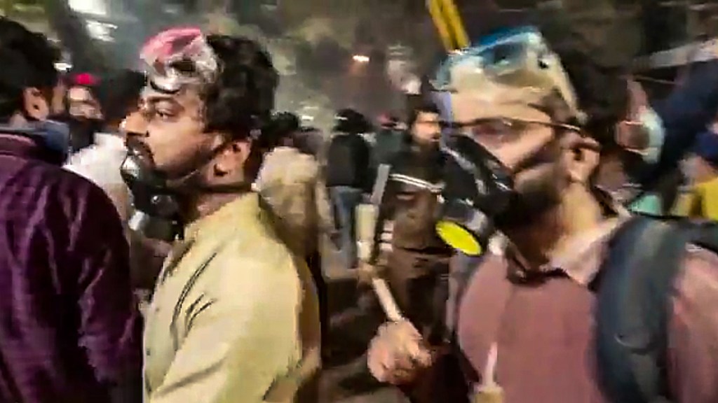 Pakistan News Highlights: Standoff continues outside Imran Khan’s house ...