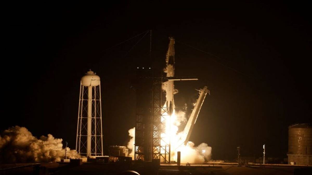 SpaceX launches latest space station crew to orbit for NASA - Science ...