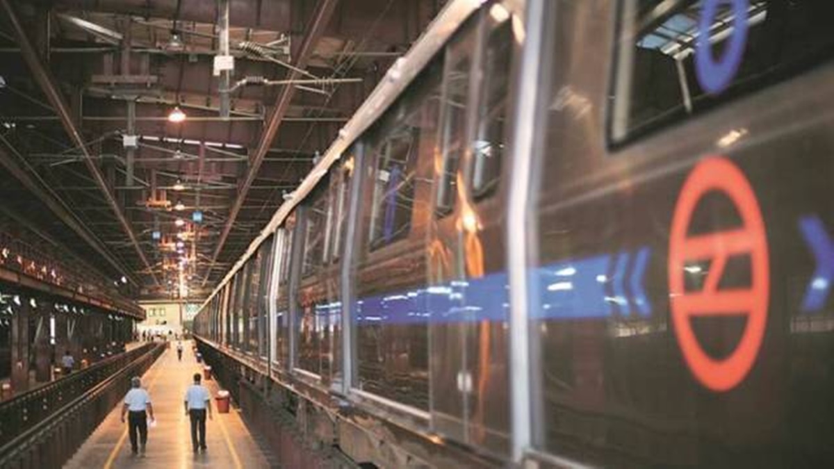 Kolkata Metro introduces Dalian rake in its service, makes maiden run ...