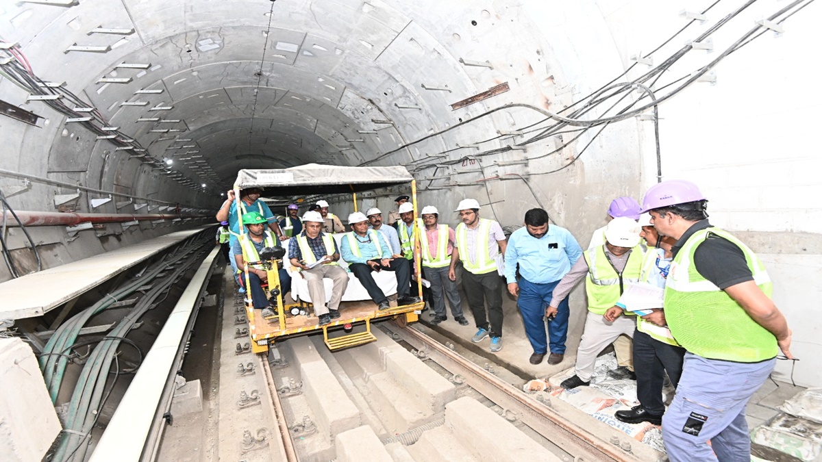 Kolkata Metro to complete construction work on full length East-West ...