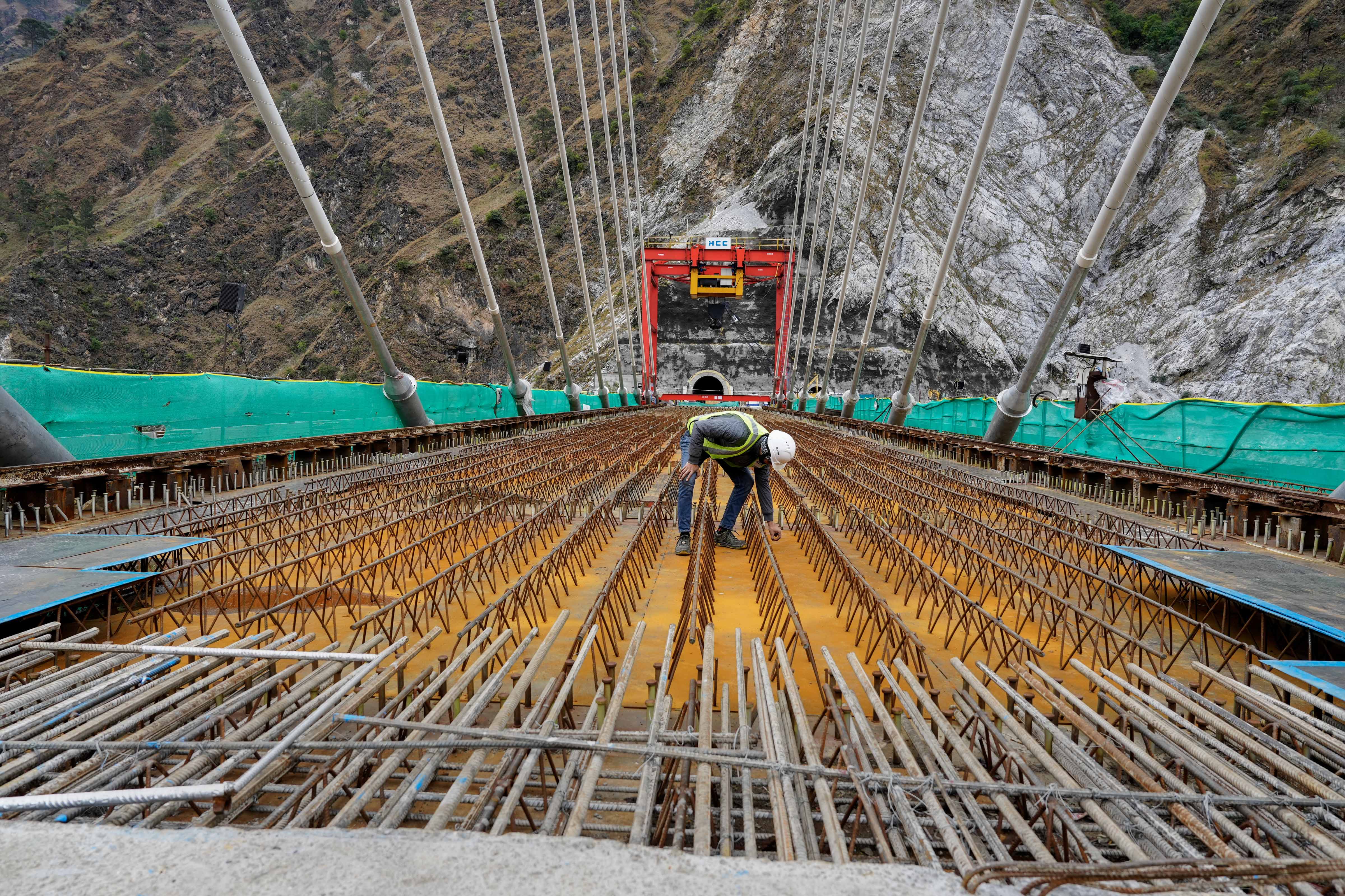 Indian Railways’ Anji Khad and Chenab bridge may get operational by ...