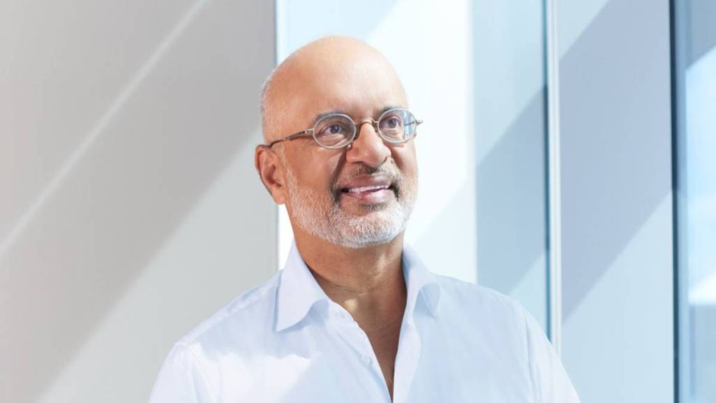 Who is Piyush Gupta, the CEO of DBS Group who earns Rs 25 lakh per day? Know about his education ...