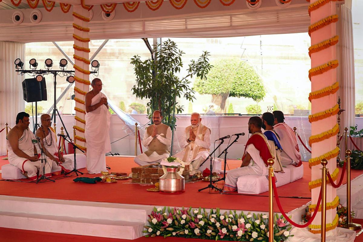 PM Modi unveils new Parliament building, installs ‘Sengol’ in LS ...