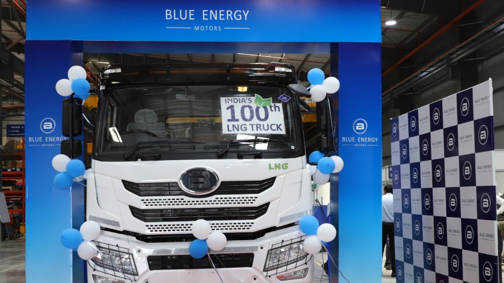 Blue Energy Motors rolls out 100th LNG truck from its Pune plant ...