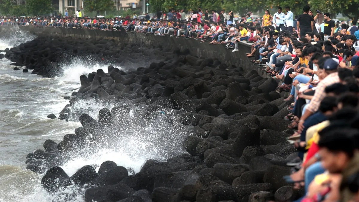 Mumbai’s Marine Drive to get Sea-facing viewing deck, public toilets ...