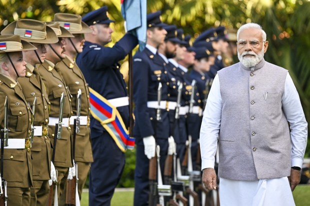 PM Modi’s rockstar welcome in Sydney lights up Australia in tricolour | See Photos - business ...