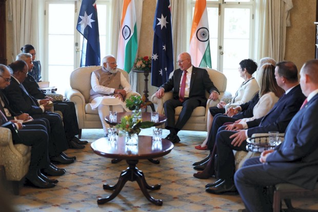 PM Modi’s rockstar welcome in Sydney lights up Australia in tricolour | See Photos - business ...