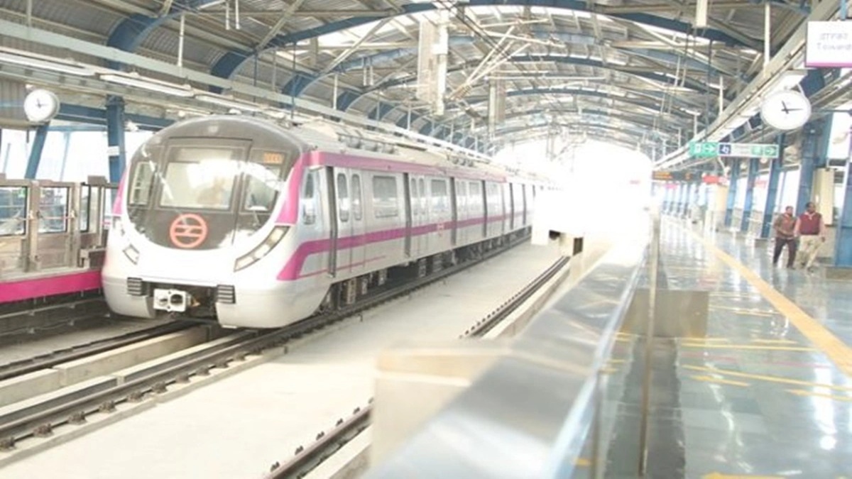 Services delayed on Magenta Line of Delhi Metro for over 2 hours ...
