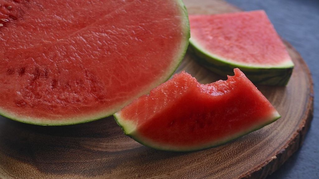 When is the right time to eat watermelon? Know all about its benefits ...